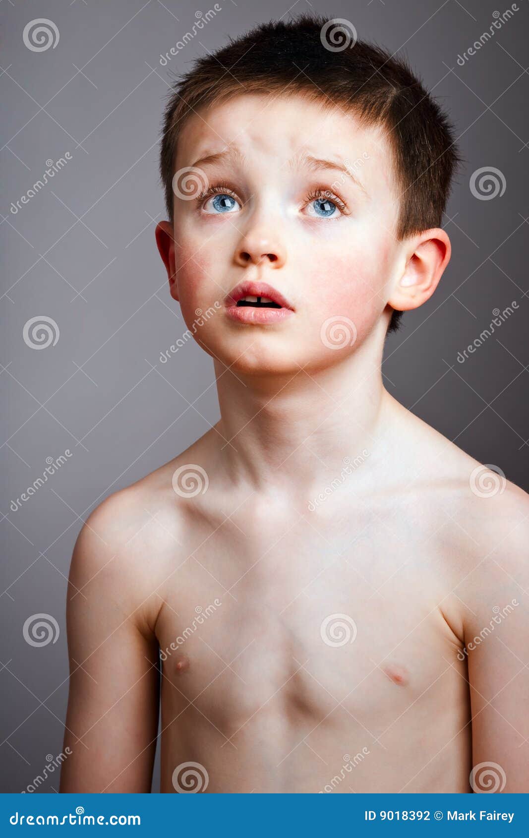 Gosse maigre photo stock. Image du image, tête, triste - 9018392