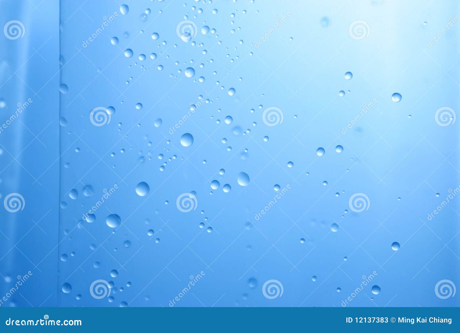 Gota del agua azul imagen de archivo. Imagen de cubra - 12137383