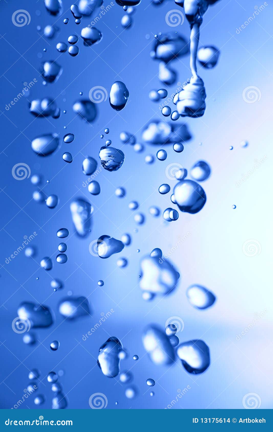 Gotas azules foto de archivo. Imagen de lluvia, inmoralidad - 13175614