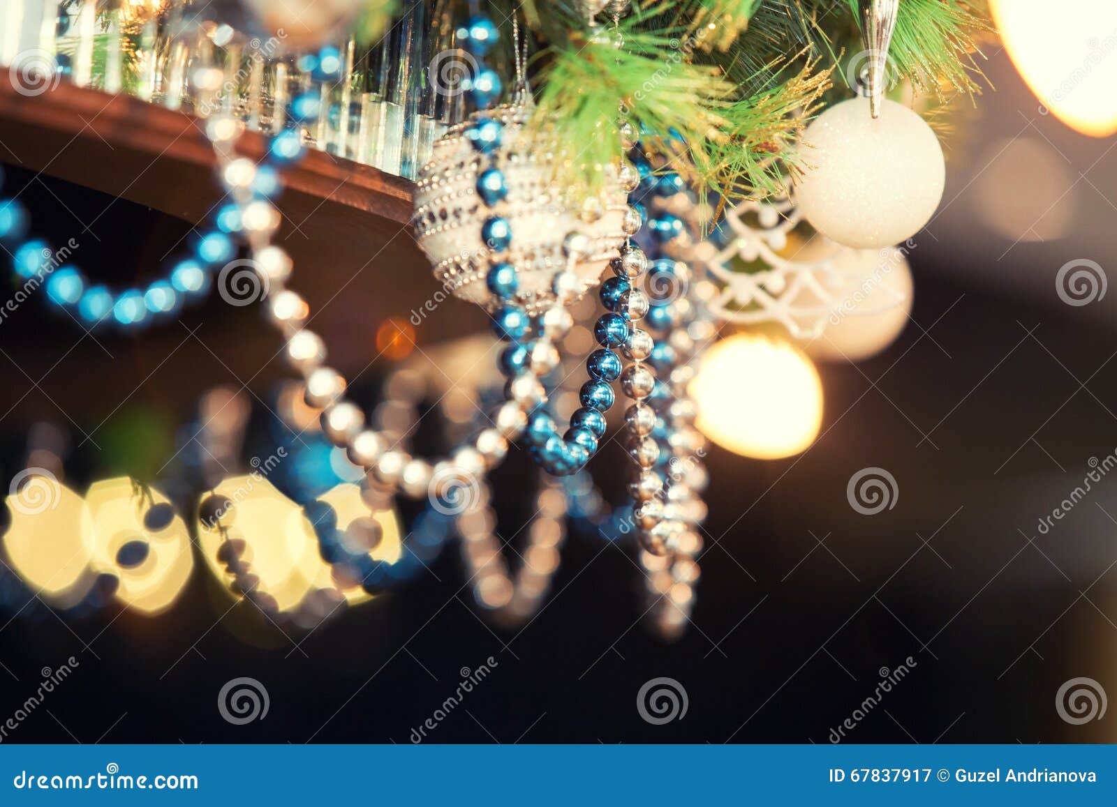 Gotas del color azul imagen de archivo. Imagen de foto - 67837917