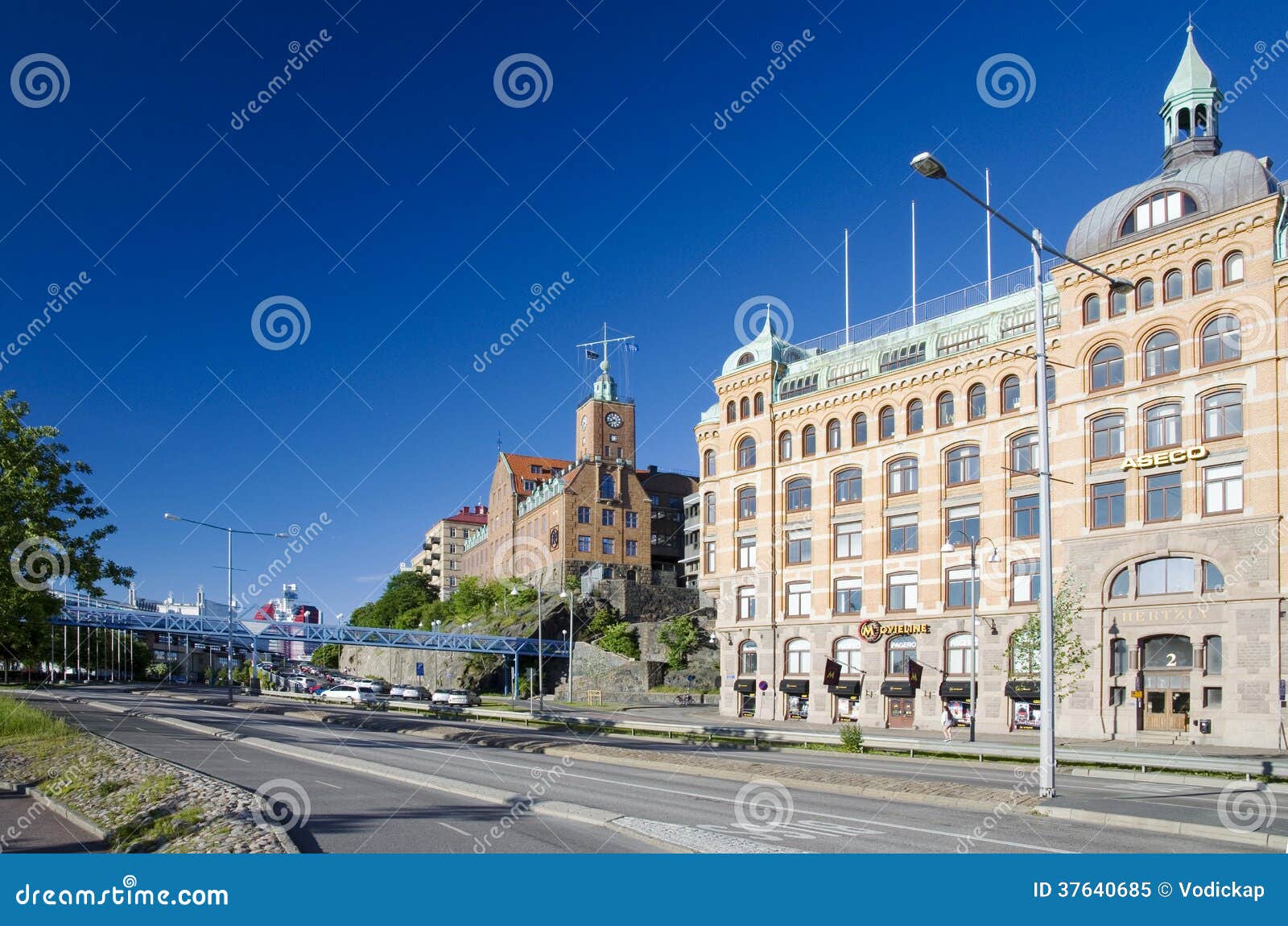 Goteborg street editorial image. Image of houses, beer - 37640685