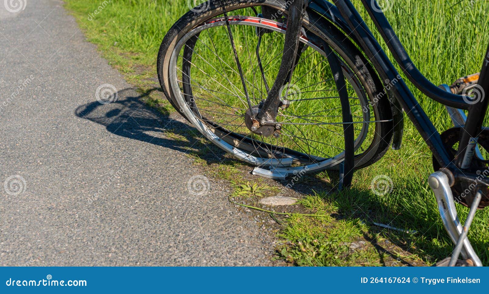 Bicycle with a Broken Front Wheel.. Editorial Stock Image - Image of ...