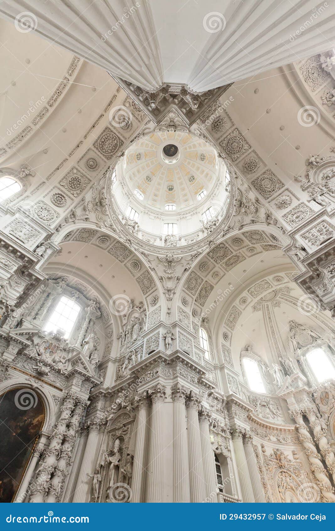 Gothic Stone Cathedral editorial photography. Image of city - 29432957