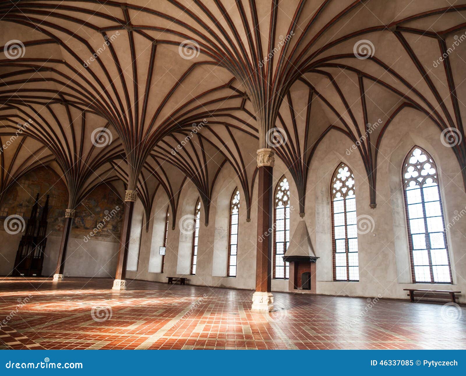 Gothich Arches in Castle Hall Stock Image - Image of gothic, chamber ...