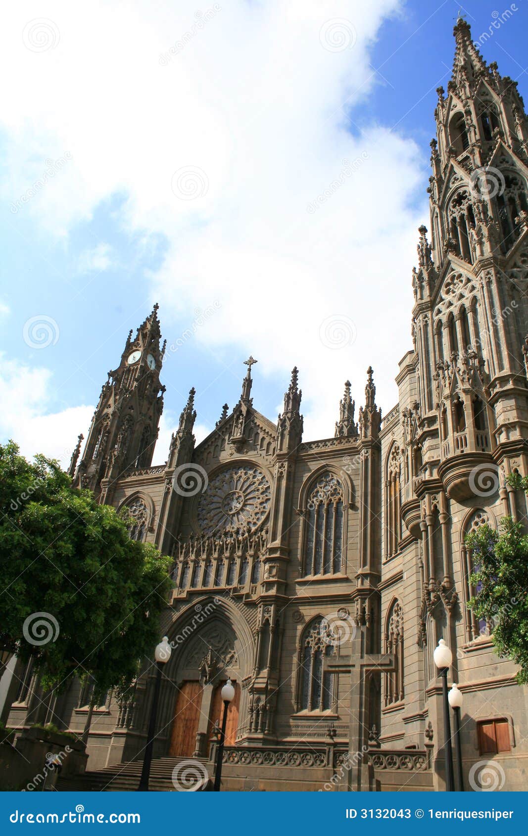 Gotische Kathedraal in Keerkringen Stock Afbeelding - Image of geloof ...
