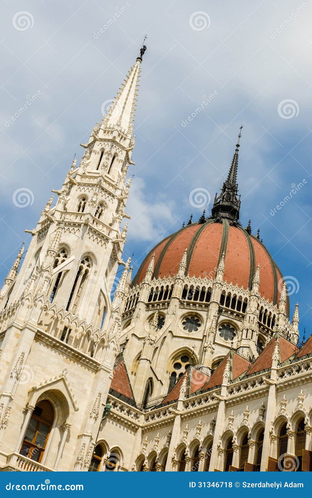 Gotisk byggnad arkivfoto. Bild av gammalt, destinationer - 31346718