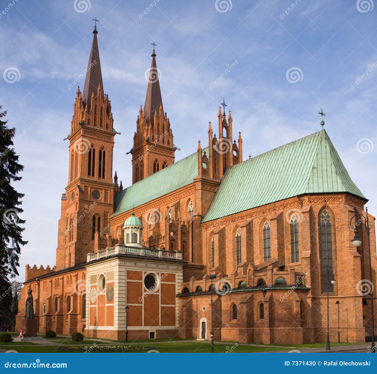 Gotisk domkyrka arkivfoto. Bild av lopp, himmel, struktur - 7371430