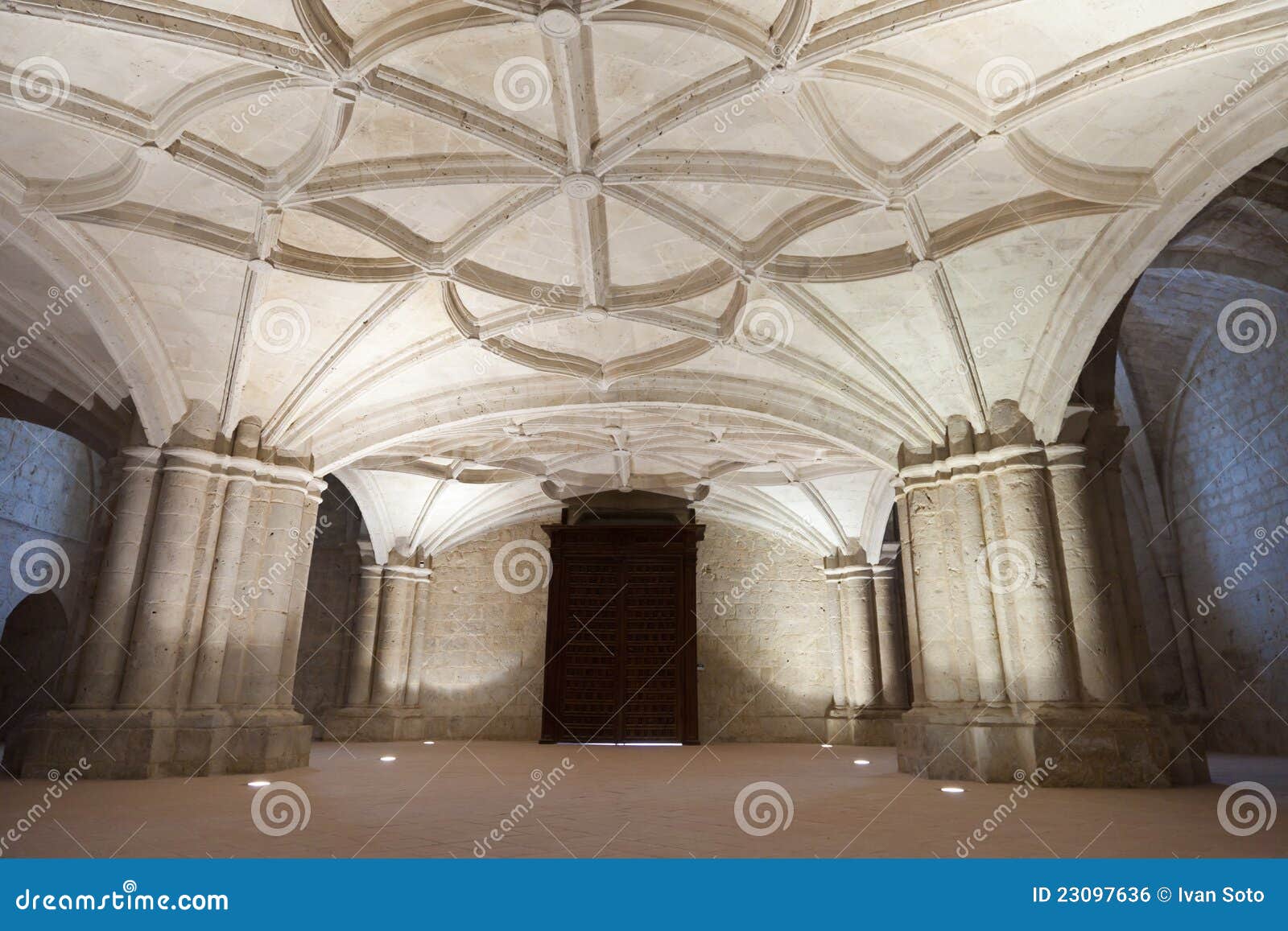 Gotiskt valv arkivfoto. Bild av katolik, kloster, religion - 23097636