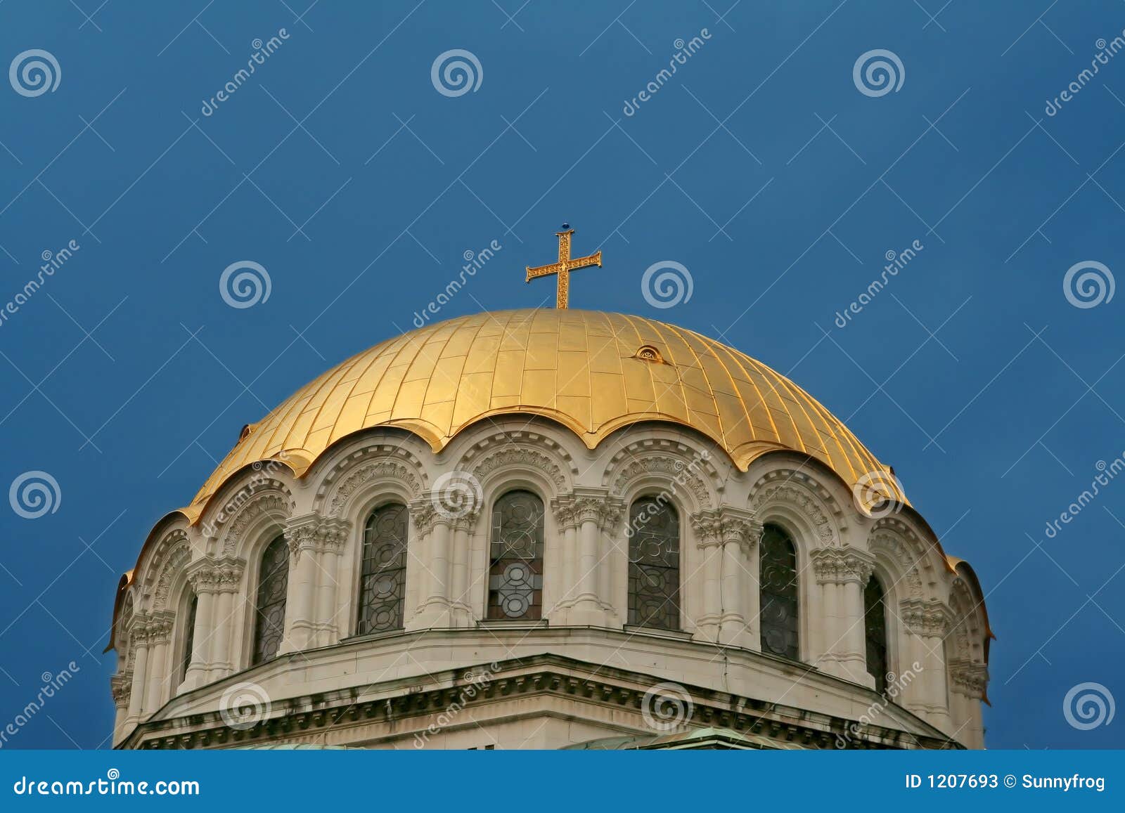 Gouden koepel stock afbeelding. Image of geloof, godsdienst - 1207693