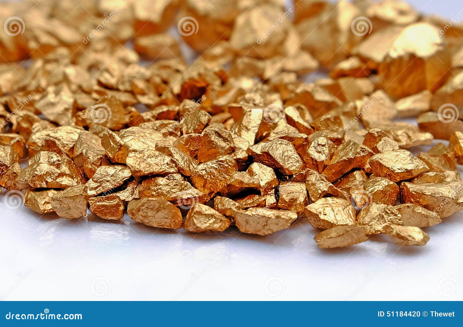 Gouden steen stock foto. Image of sluit, kostbaar, goudmijn - 51184420