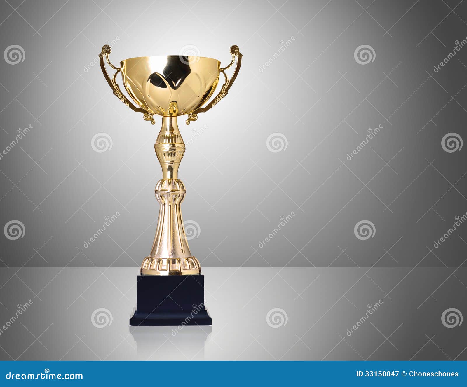 Gouden trofee stock illustratie. Illustration of trofee - 33150047