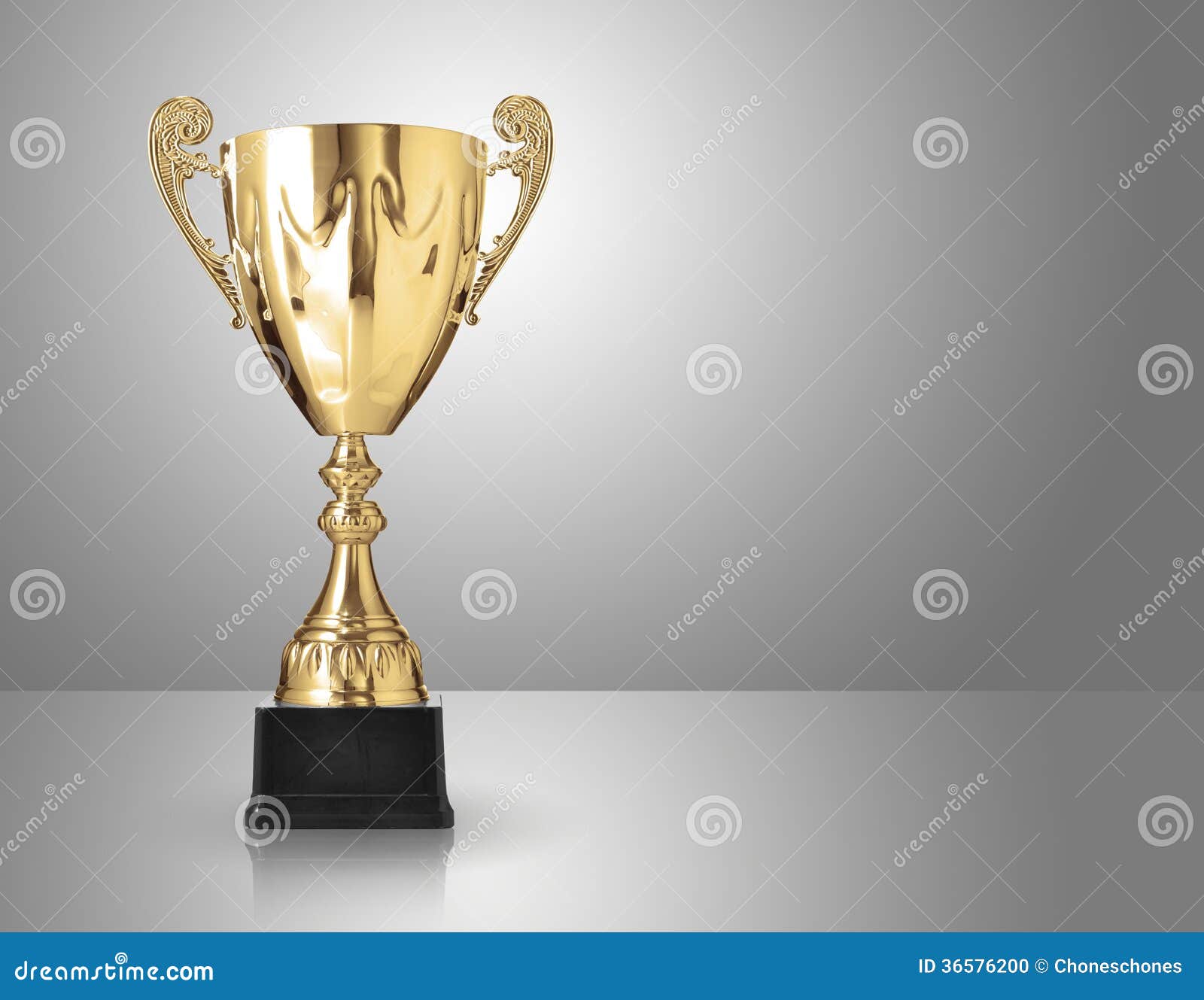 Gouden trofee stock foto. Image of toekenning, achtergrond - 36576200