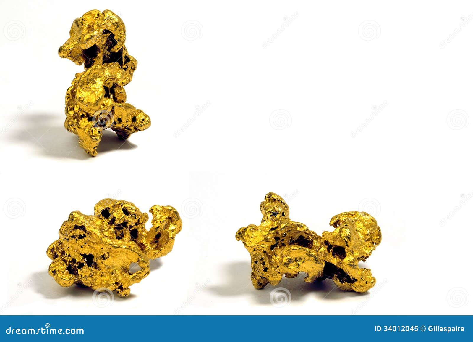 Goudklompjes van goud stock afbeelding. Image of mijn - 34012045