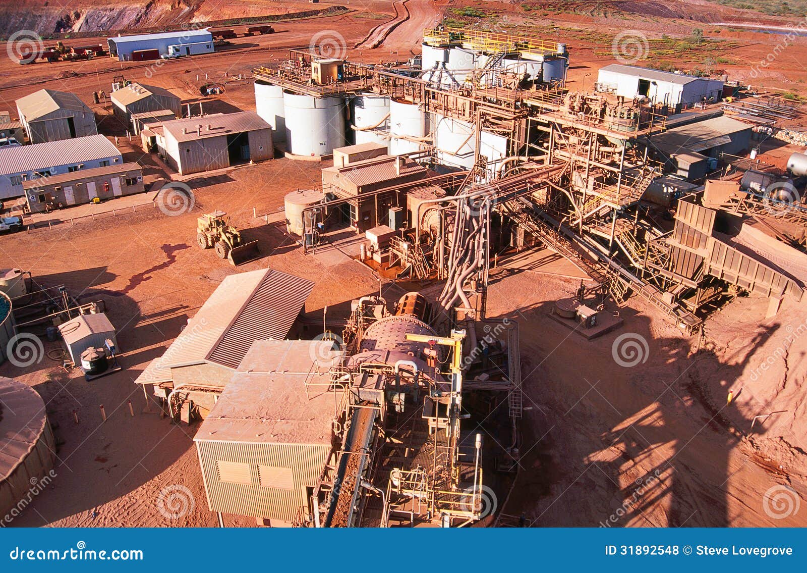 Goudwinning stock foto. Image of productie, machines - 31892548