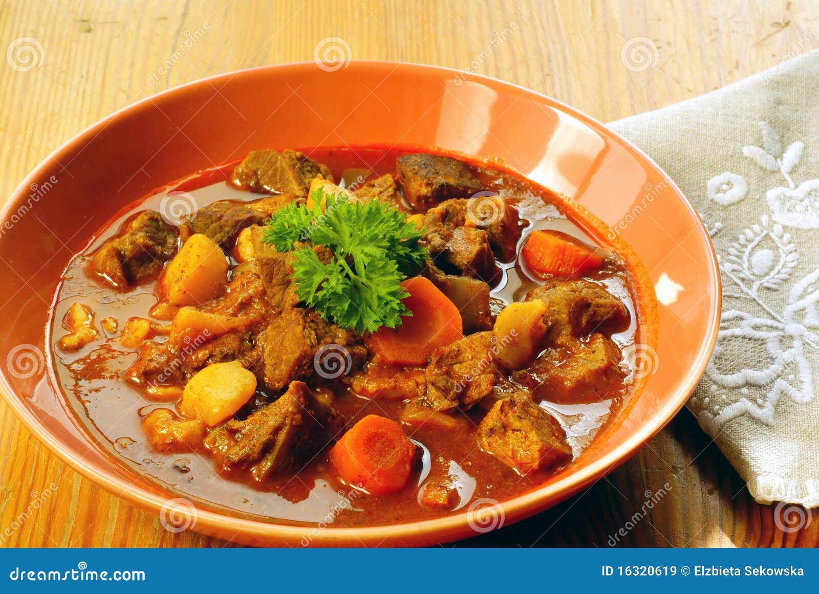 Goulache hongroise image stock. Image du persil, photo - 16320619