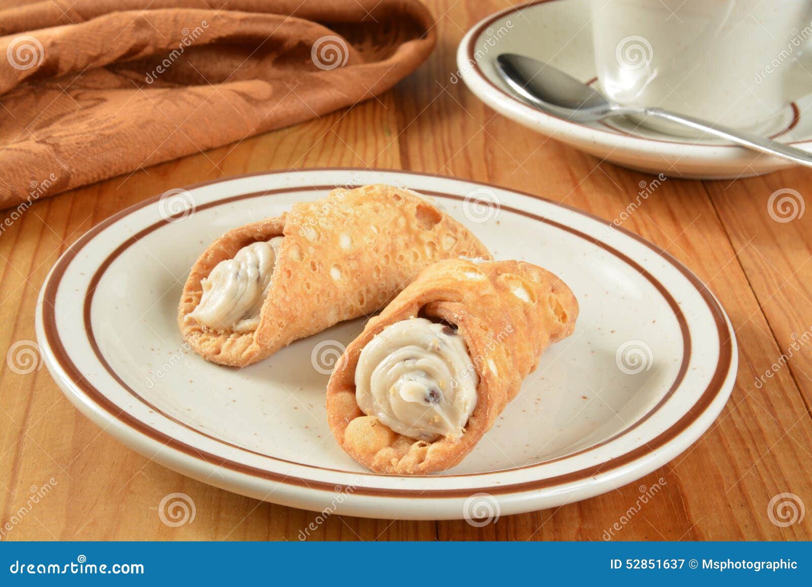 Gourmet cannoli stock image. Image of plate, chips, filling - 52851637