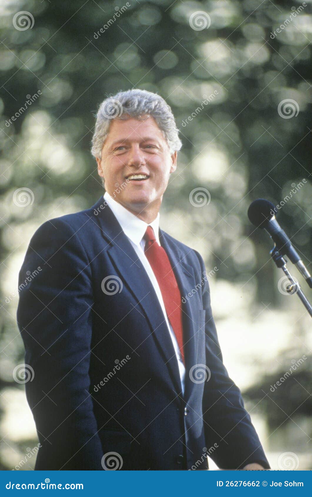 Governor Bill Clinton editorial photography. Image of americans - 26276662