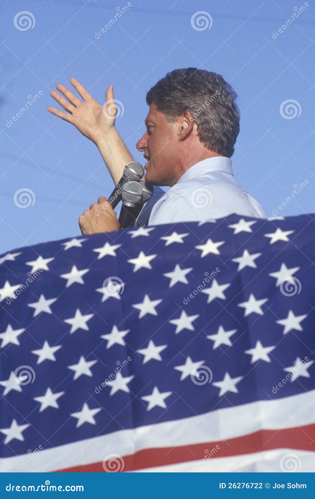 Governor Bill Clinton editorial photography. Image of flag - 26276722