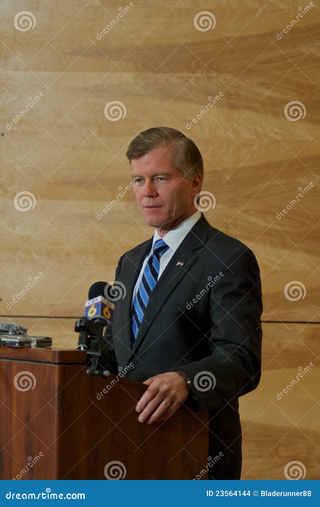 Governor Bob McDonnell VA editorial stock image. Image of emotion ...