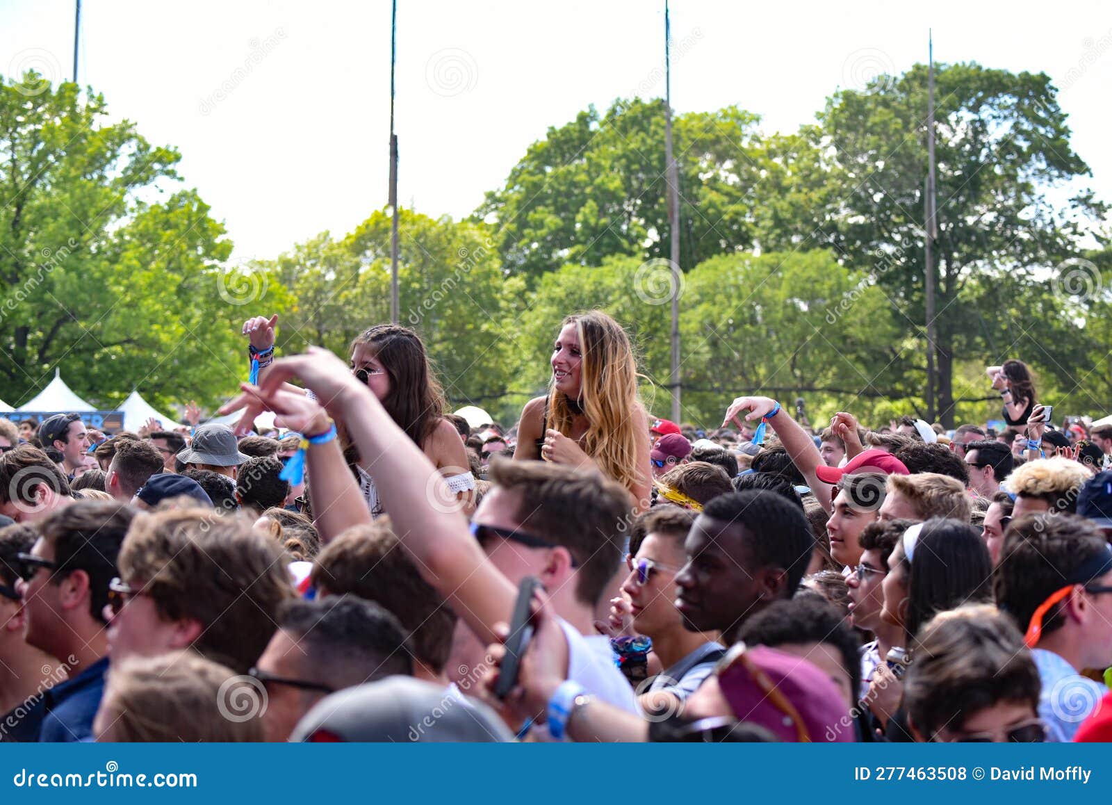 Crowd Fashion and Festival Life at Governors Ball Editorial Stock Photo ...