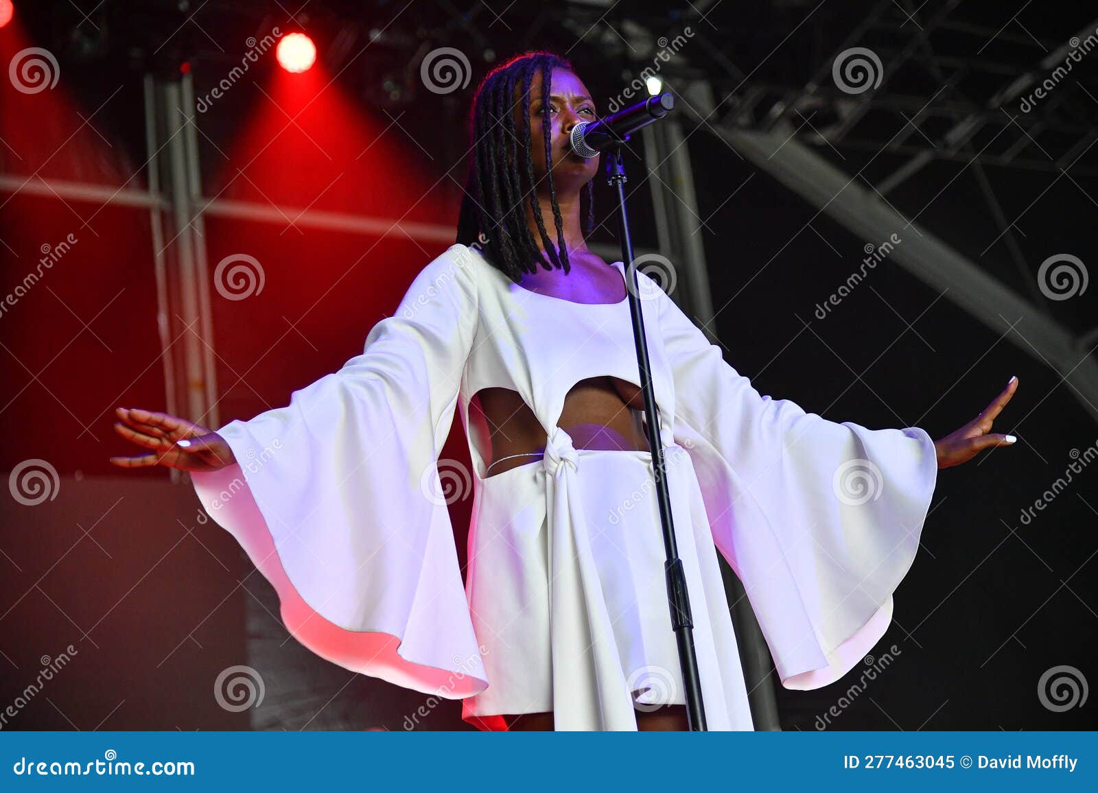 Kelela in Concert at Governors Ball Editorial Image - Image of ...