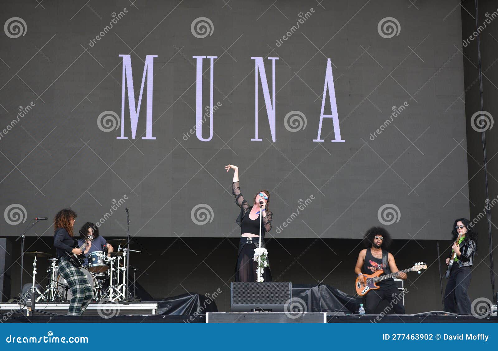 Muna in Concert at Governors Ball Editorial Photography - Image of ...