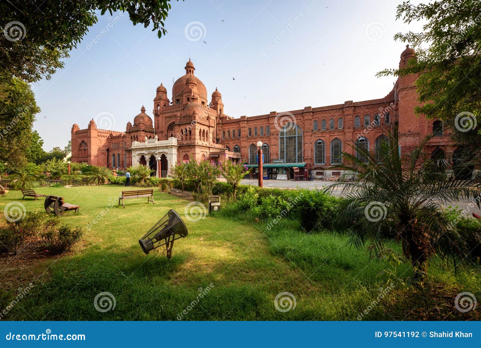GPO Lahore Pakistan editorial photography. Image of entrance - 97541192