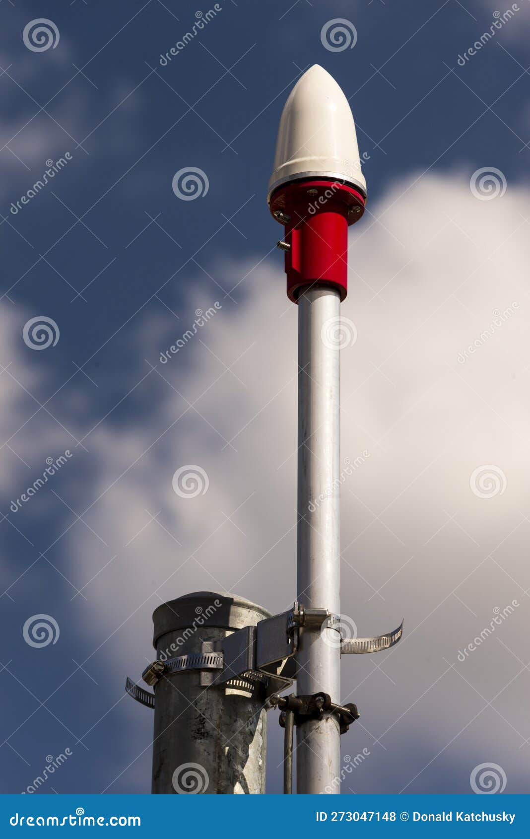 GPS Antenna editorial stock photo. Image of mast, antenna - 273047148