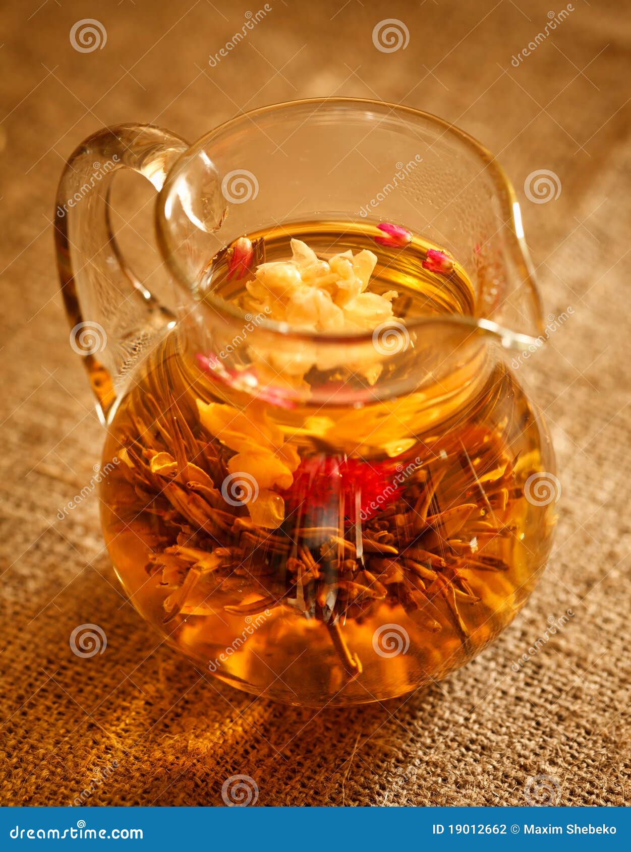 Grön tea 库存照片. 图片 包括有 食物, 特写镜头, 杯子, 健康, 充分, 空白, 关闭, 工厂 - 19012662