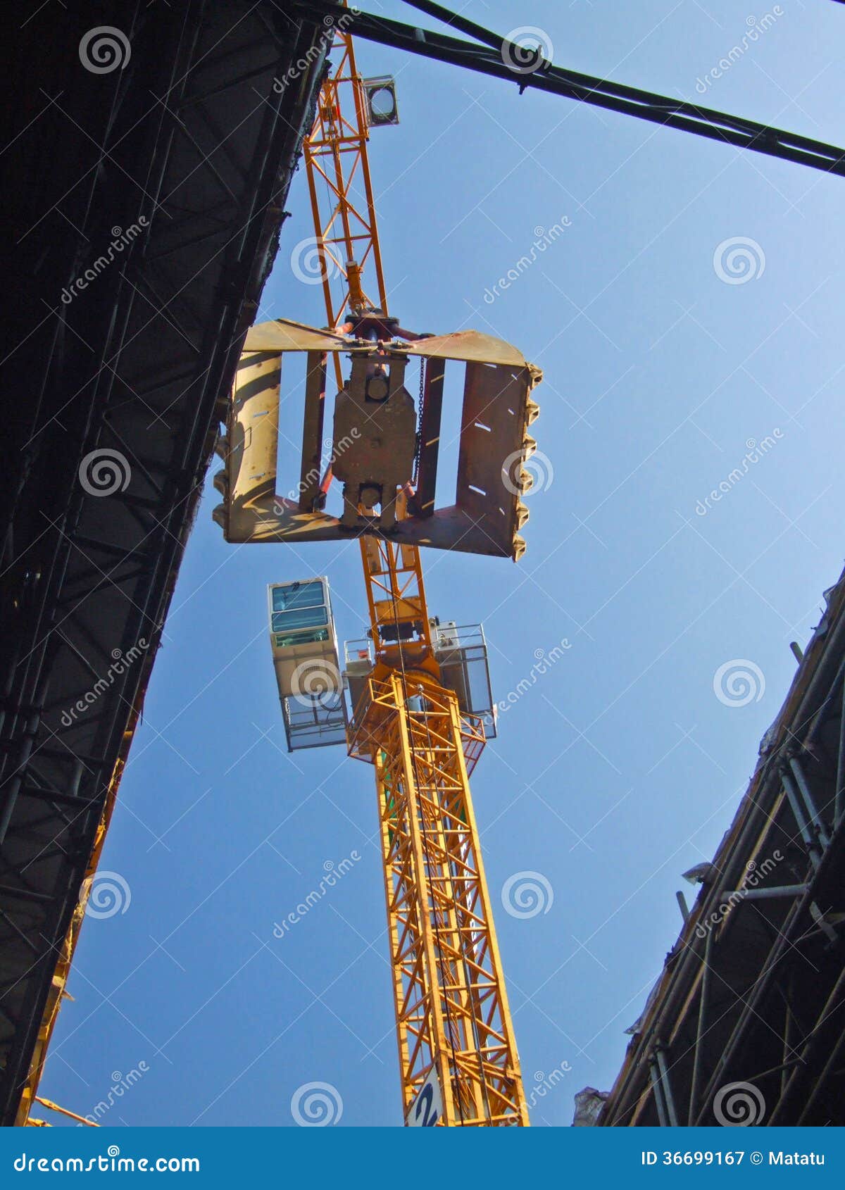 Grúa imagen de archivo. Imagen de torre, pala, sitio - 36699167