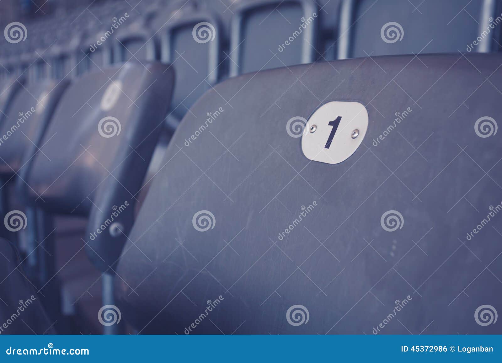 Gradinata in stadio fotografia stock. Immagine di stadio - 45372986