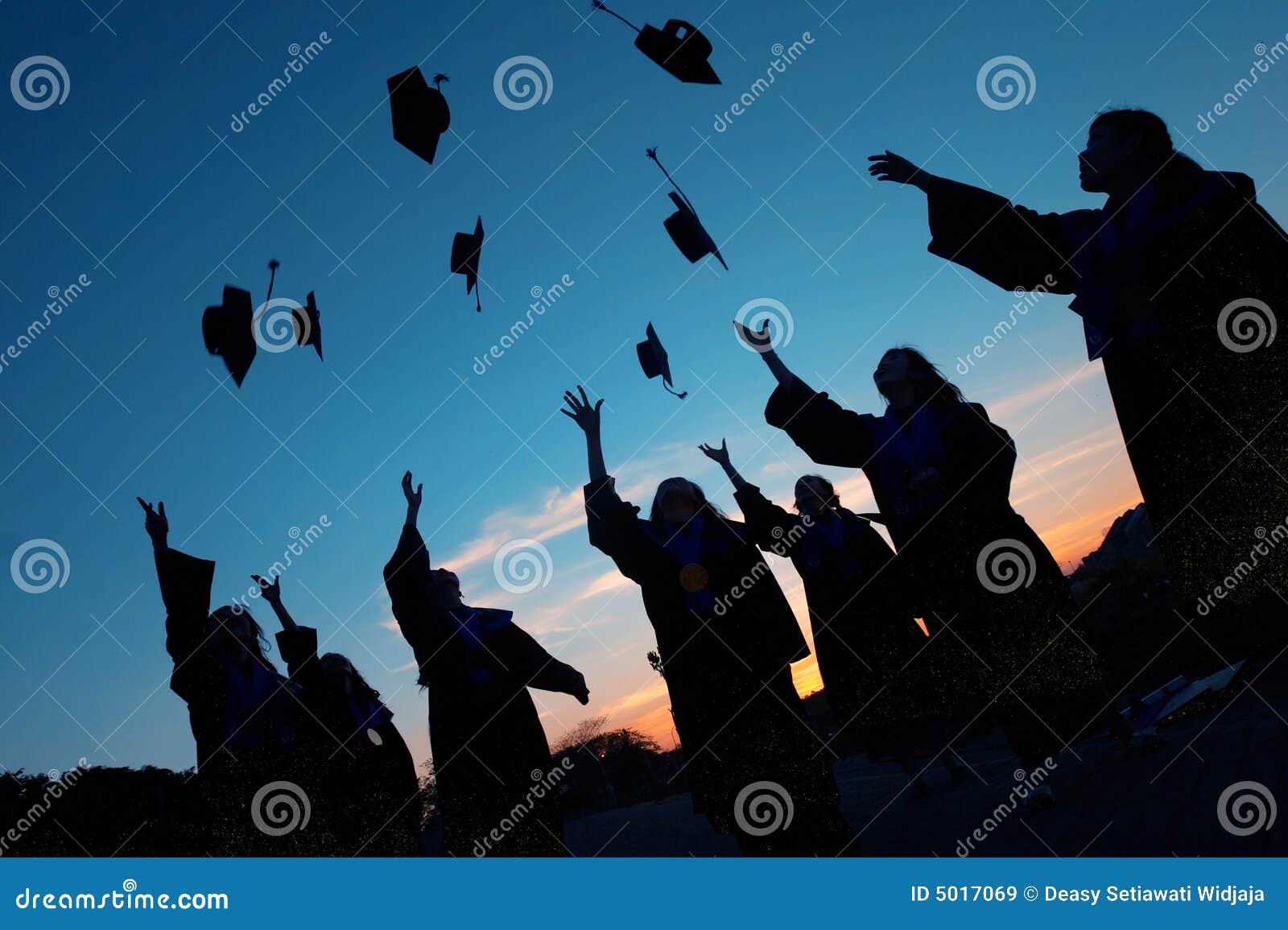 Graduação imagem de stock. Imagem de feliz, alegre, juventude - 5017069