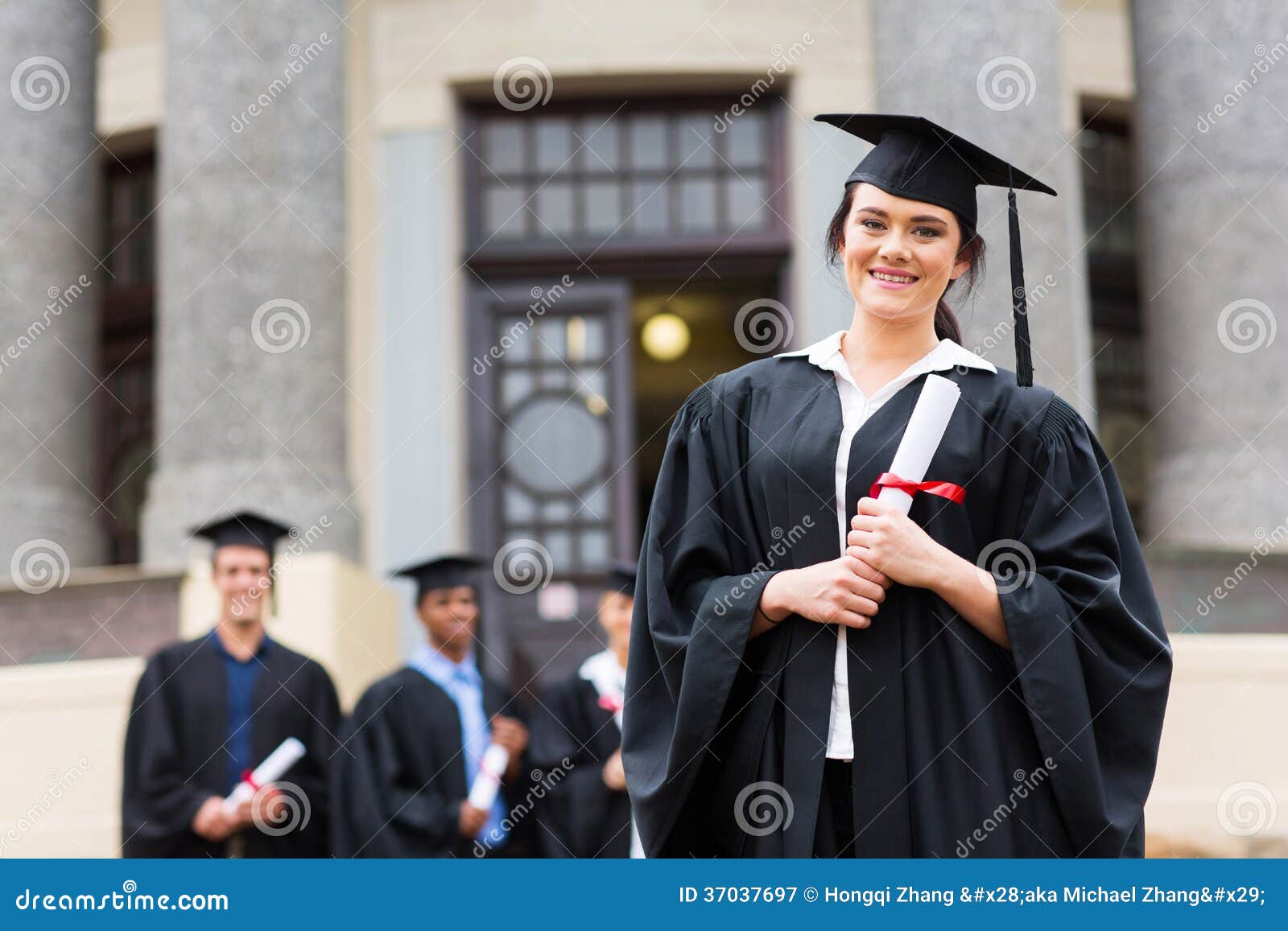 Graduación Graduada De La Universidad Imagen de archivo - Imagen de ...