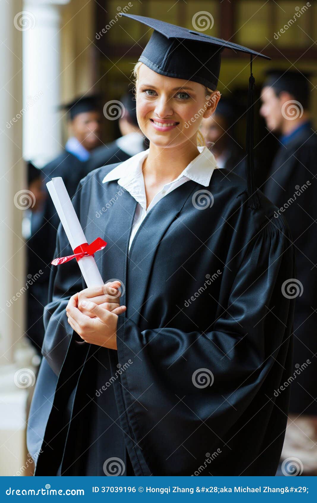 Graduado De Universidad Bonito Foto de archivo - Imagen de adentro ...