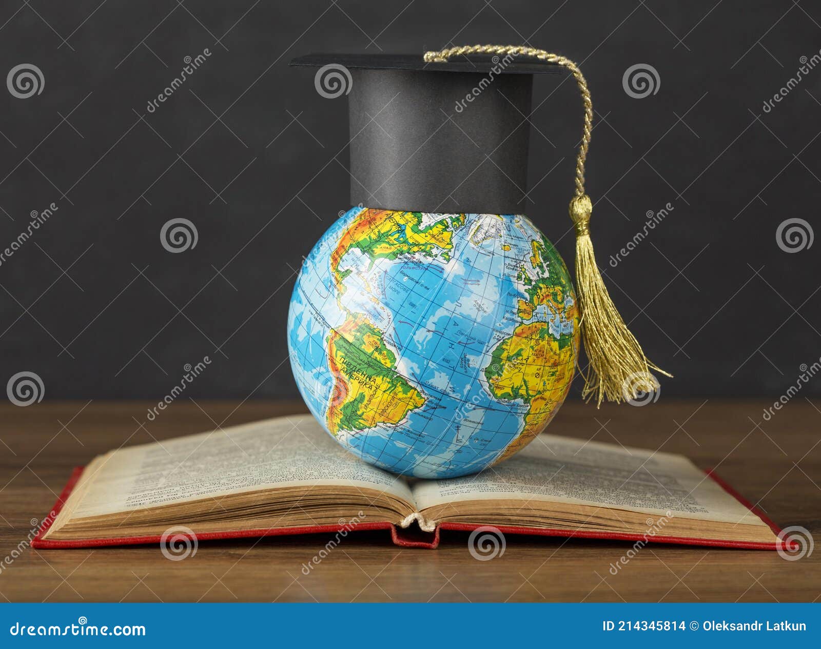 Graduation Cap Earth Globe. High Quality and Resolution Beautiful Photo ...