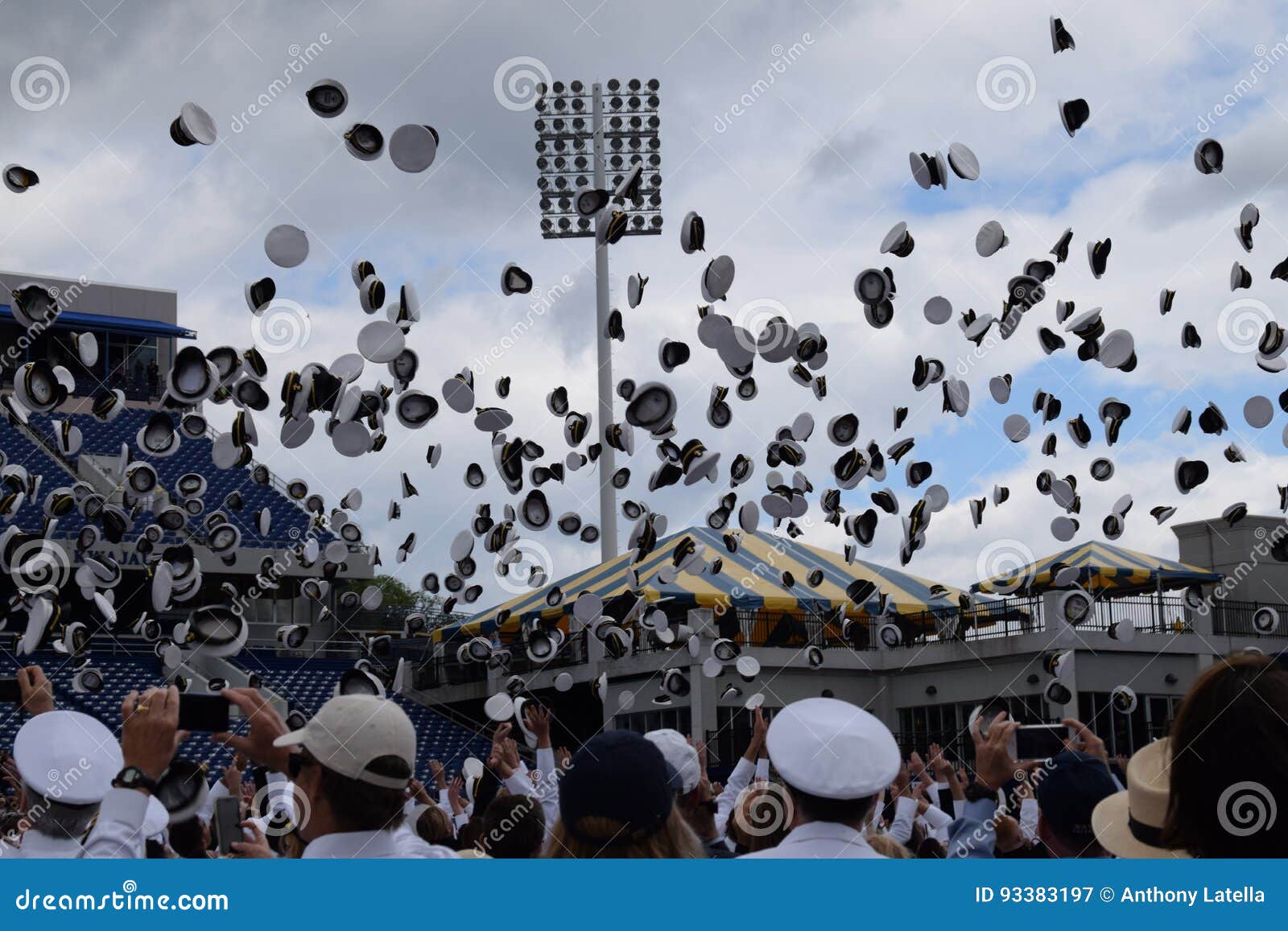 Graduation 2017/ Navy Hat Toss Editorial Photography - Image of crowd ...