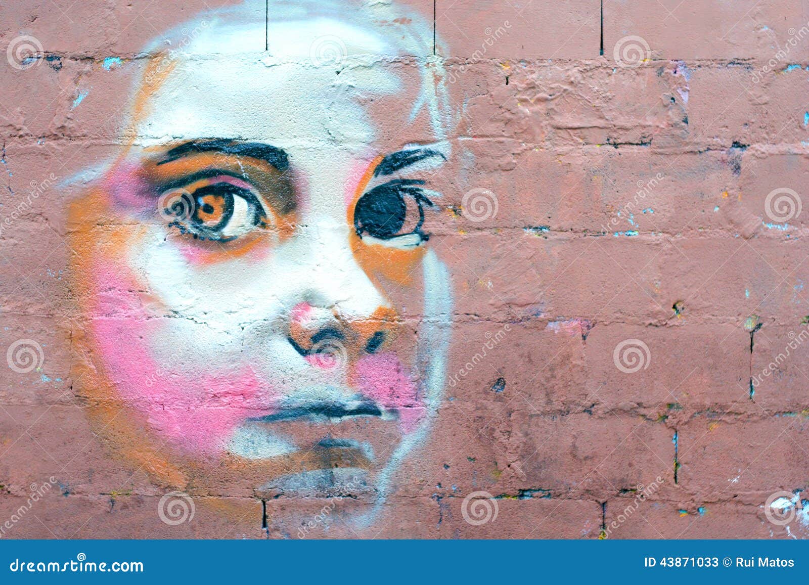 Graffiti photo stock éditorial. Image du concret, visage - 43871033