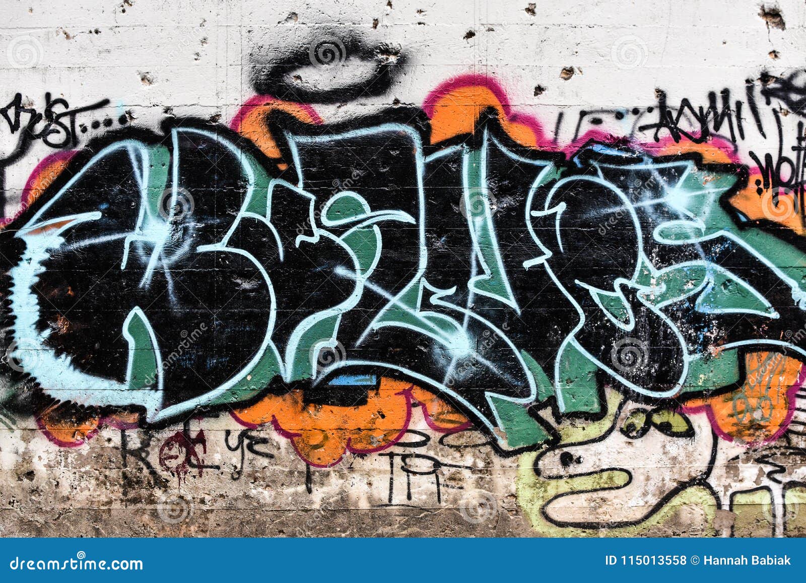 Graffiti Art Under Bridge - Vandalisme Photo stock éditorial - Image du ...