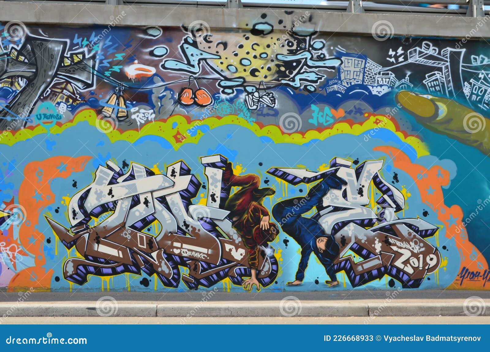 A Graffiti with Breakdancer Editorial Stock Photo - Image of childhood ...