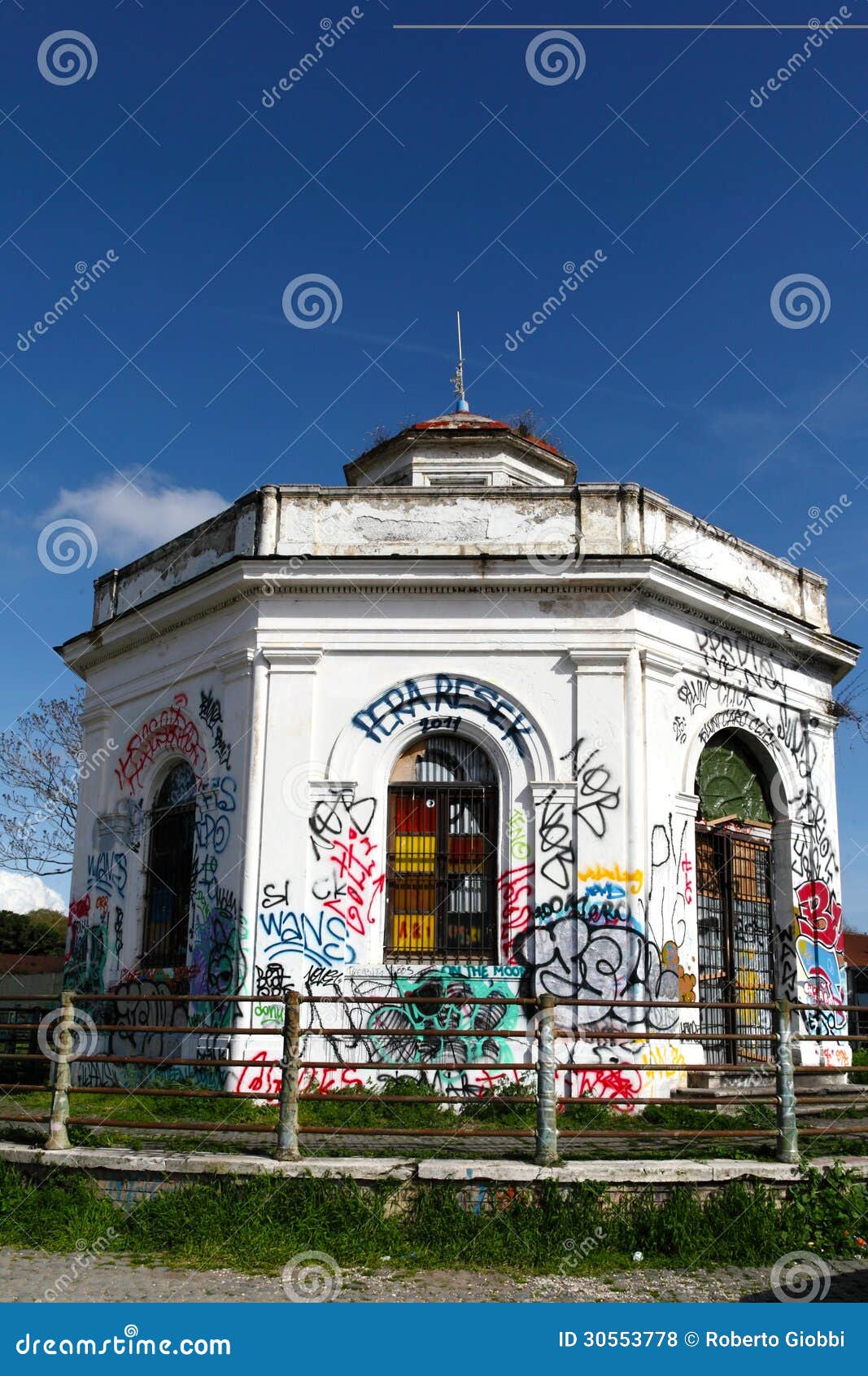 Graffiti building in Rome stock photo. Image of funky - 30553778
