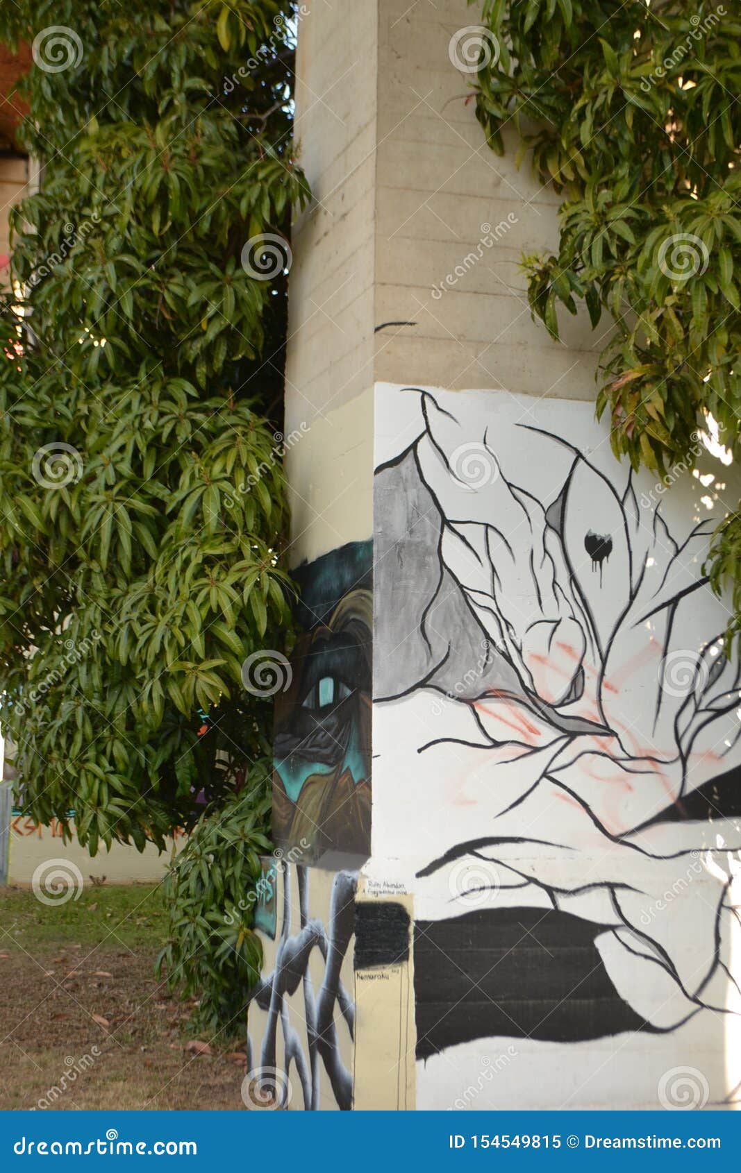 Graffiti-ed Pillar of a Bridge Stock Illustration - Illustration of ...
