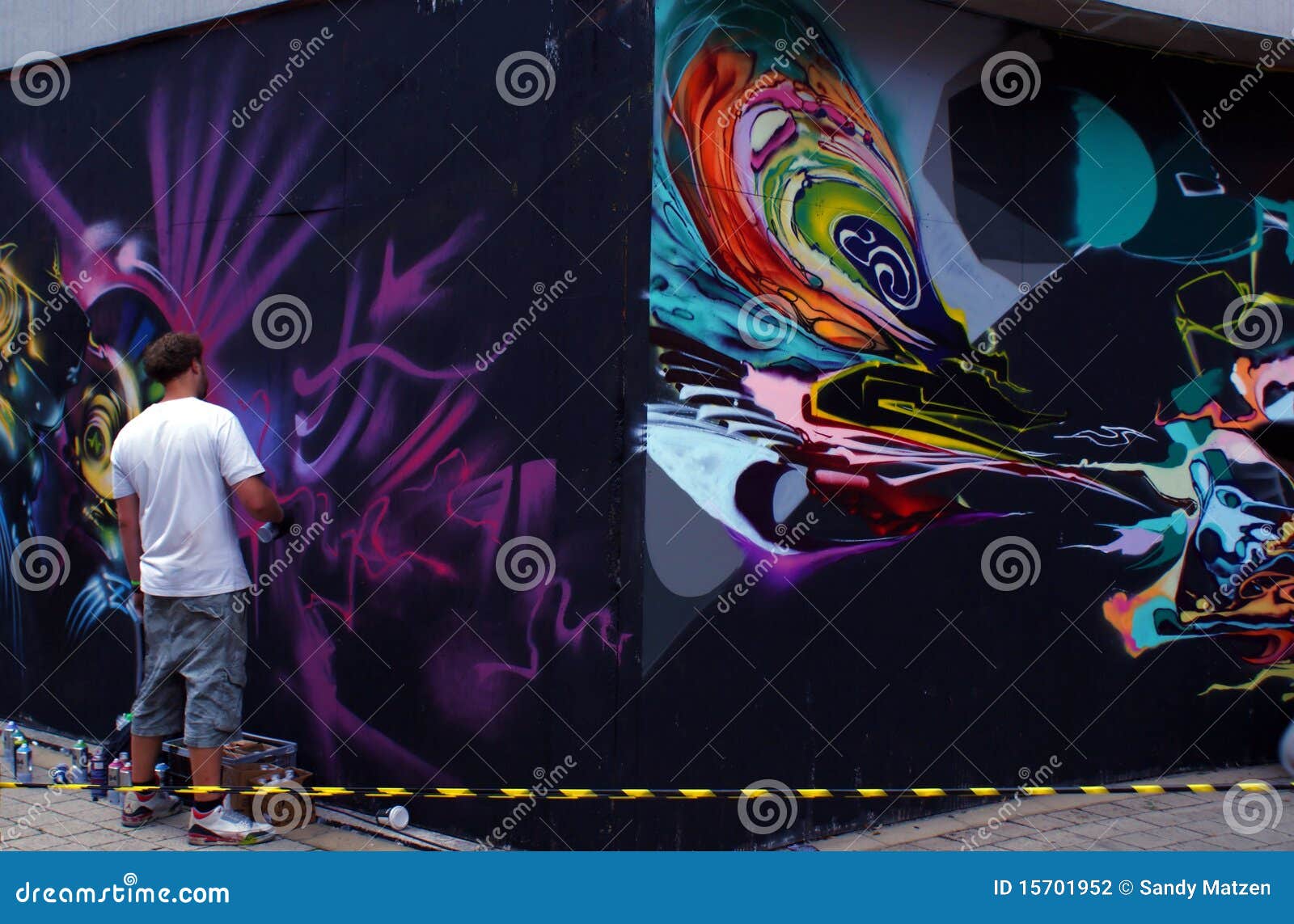 Graffiti Jam London 2010 editorial photography. Image of color - 15701952