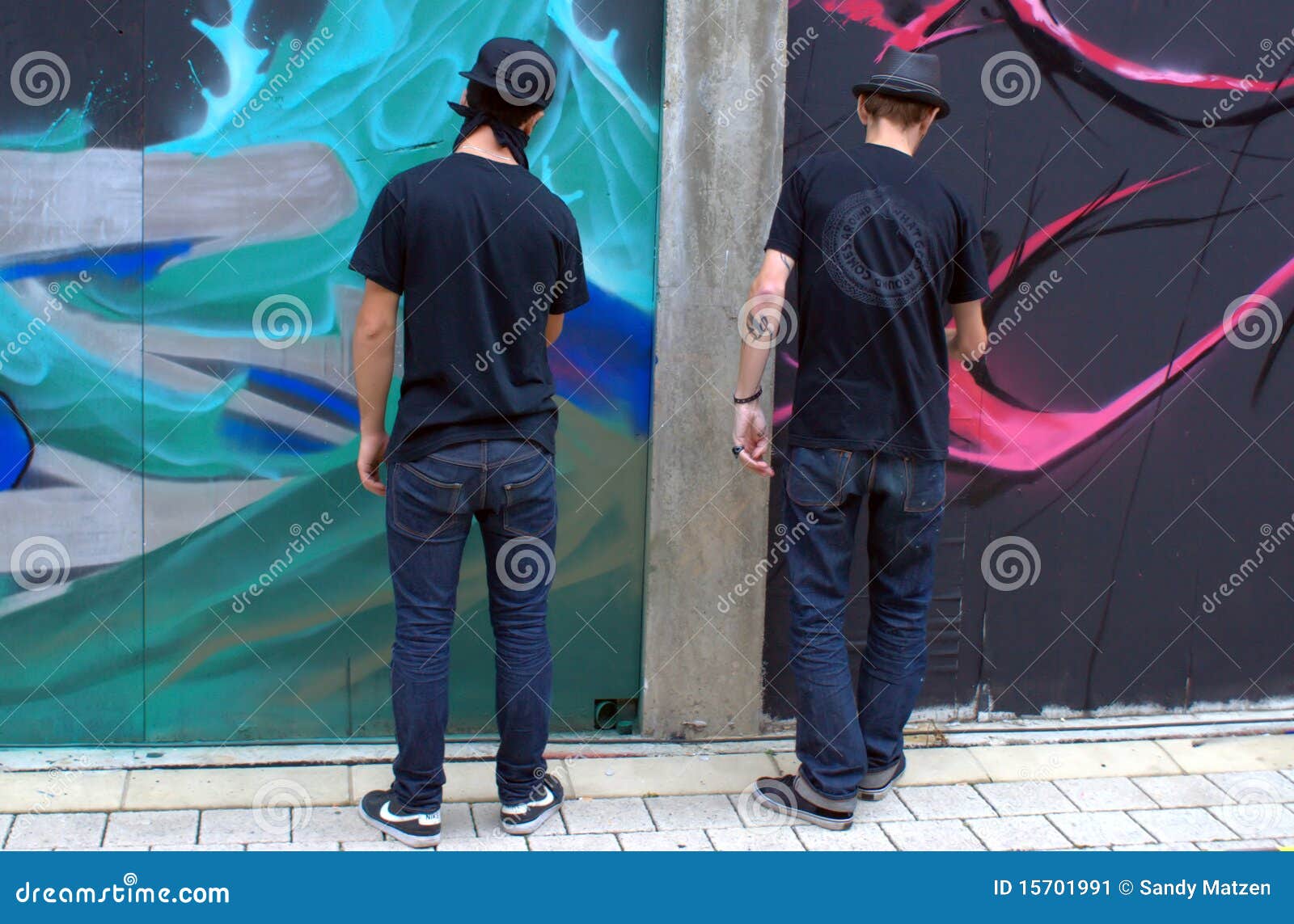 Graffiti Jam London 2010 editorial photo. Image of artists - 15701991