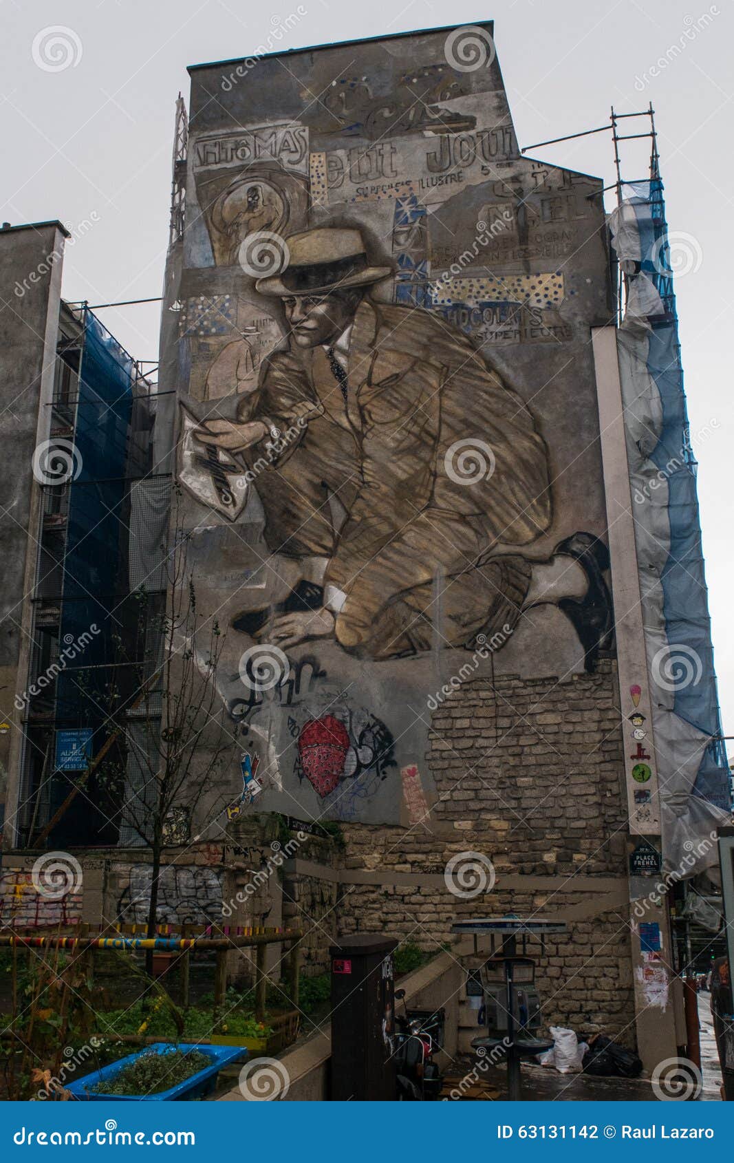 Graffiti in Paris editorial photography. Image of grafitti - 63131142