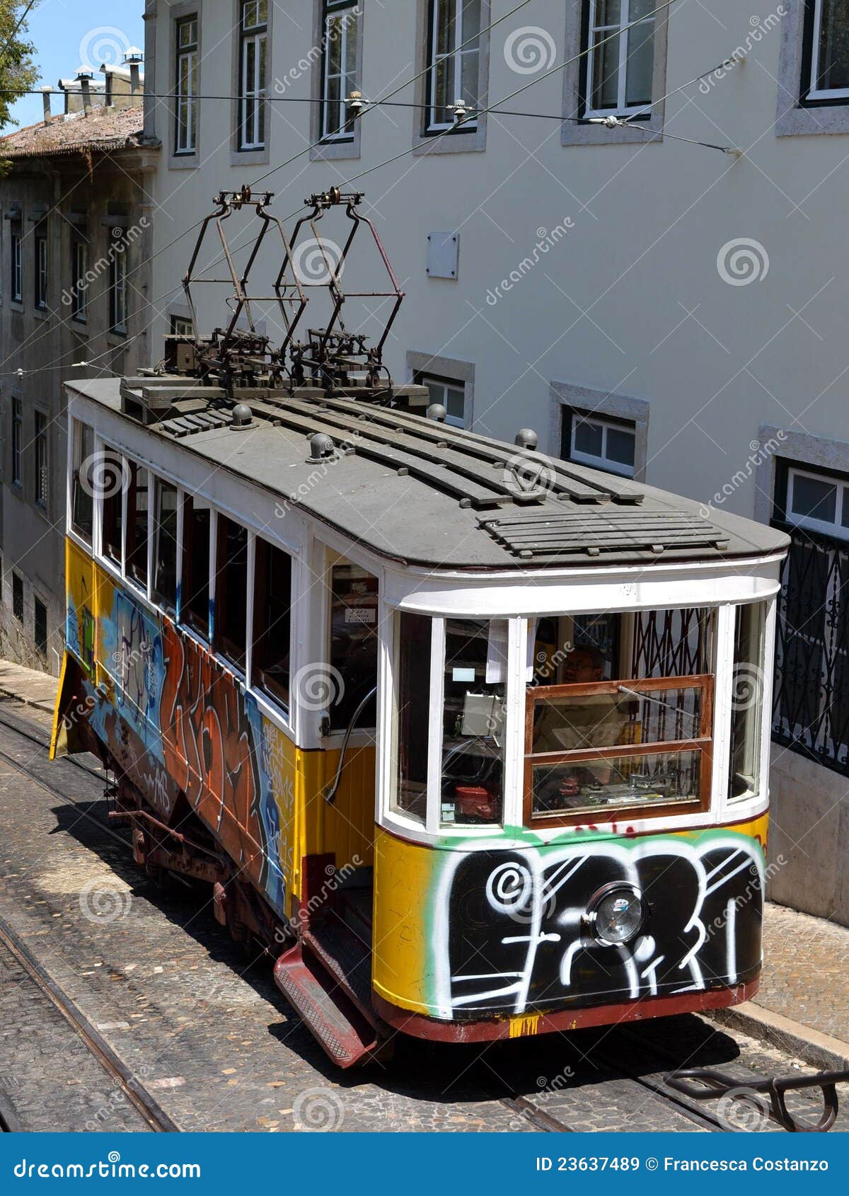 Graffiti tram Portugal editorial stock image. Image of detail - 23637489