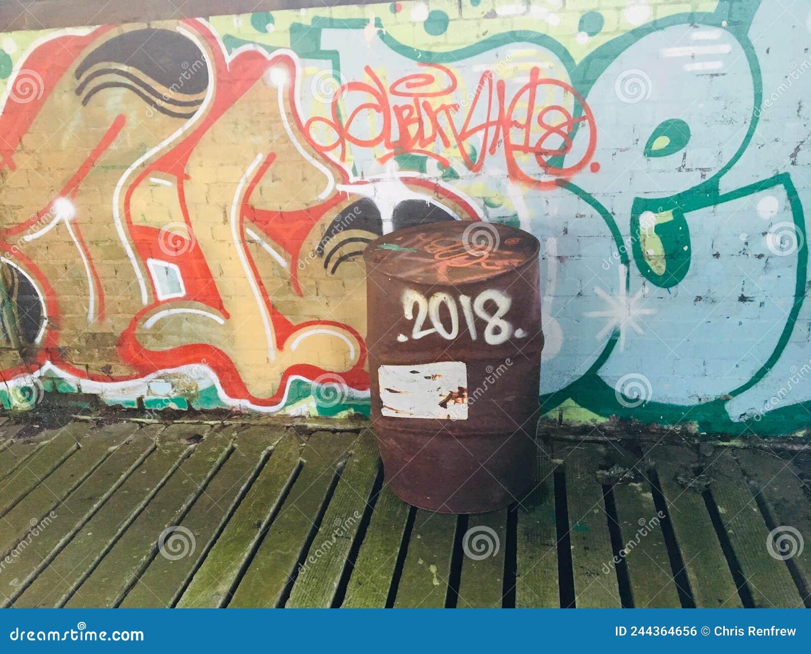 Graffiti Trash Can Urban Art Stock Photo - Image of back, graffiti ...