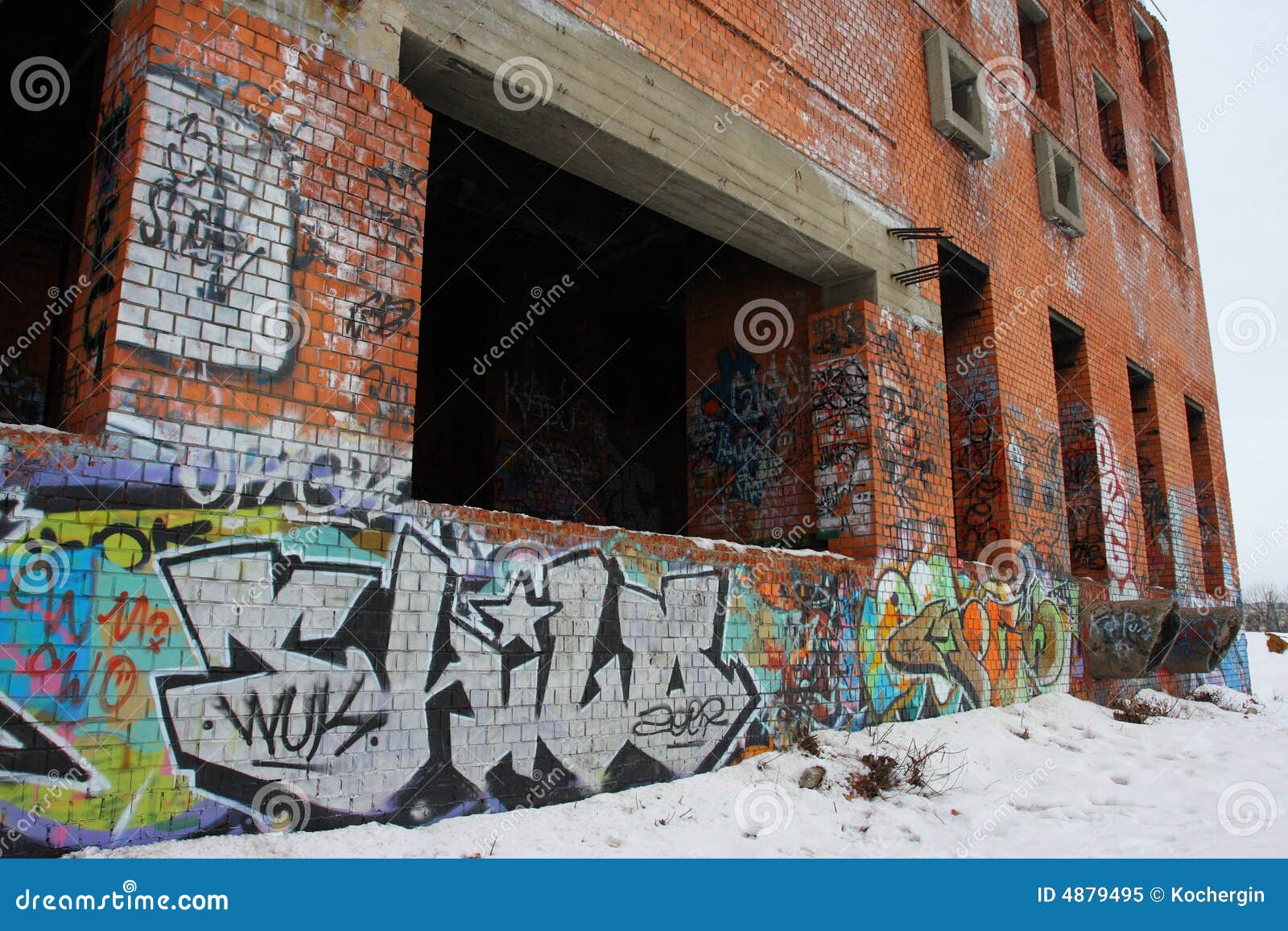 Graffiti urban building editorial image. Image of indigenous - 4879495