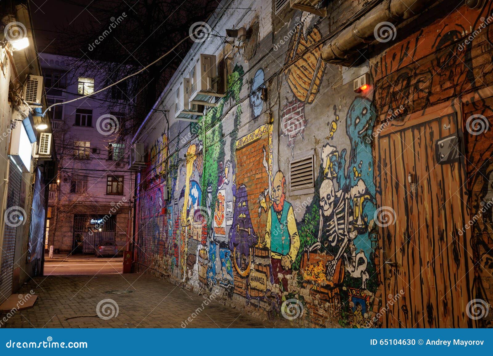 Graffiti on the wall editorial image. Image of wall, urban - 65104630