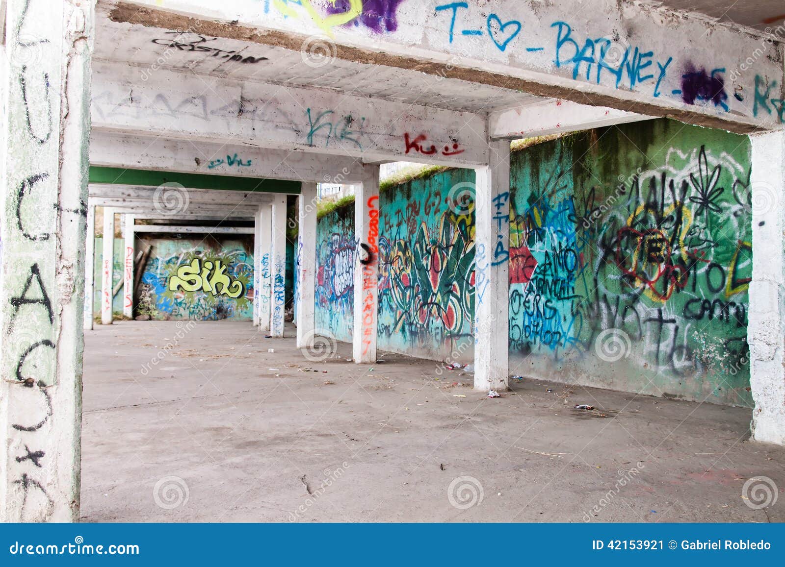 Graffitti editorial photo. Image of creativity, colorful - 42153921