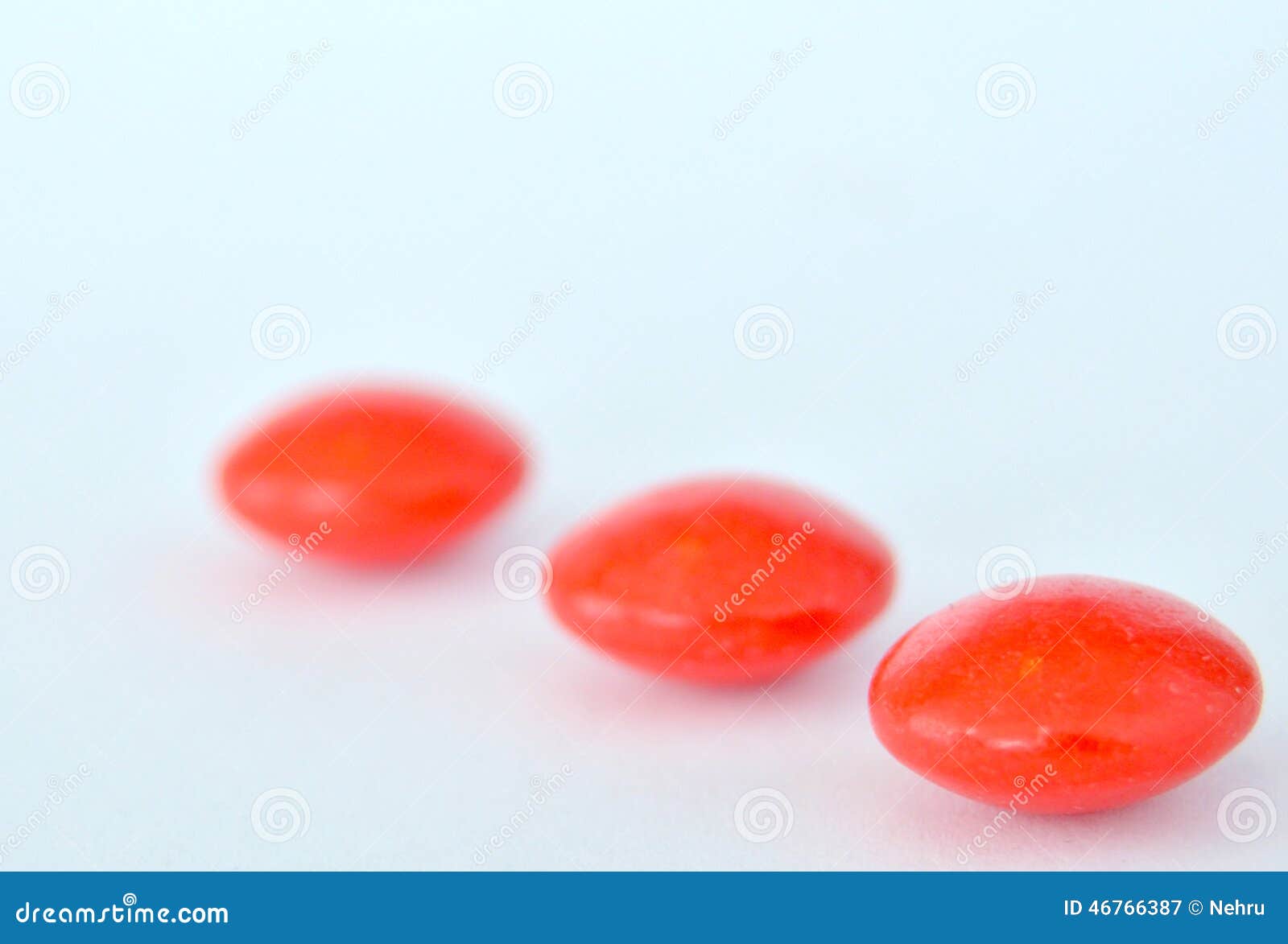 Grageas de la vitamina e imagen de archivo. Imagen de remedio - 46766387